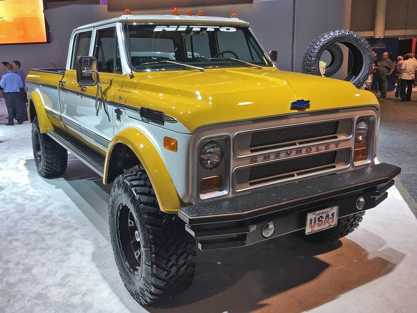 17 Lifted Trucks Taller Than Godzilla (10 That Are Pretty Cool)