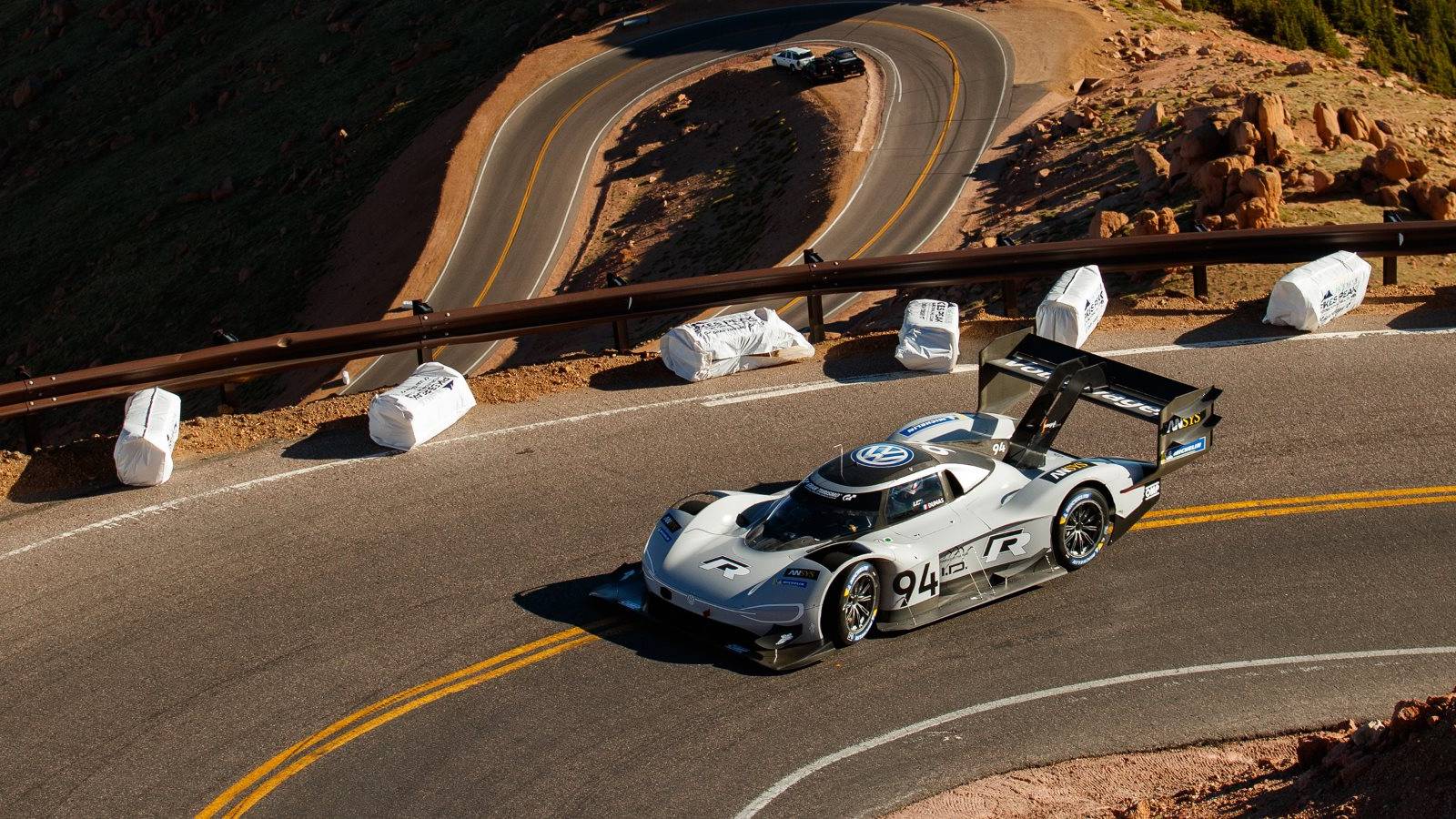 10 Most Dangerous Race Tracks On The Planet