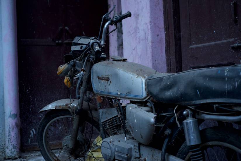 19 Pictures Of Abandoned Motorcycles We Wish We Could Rescue