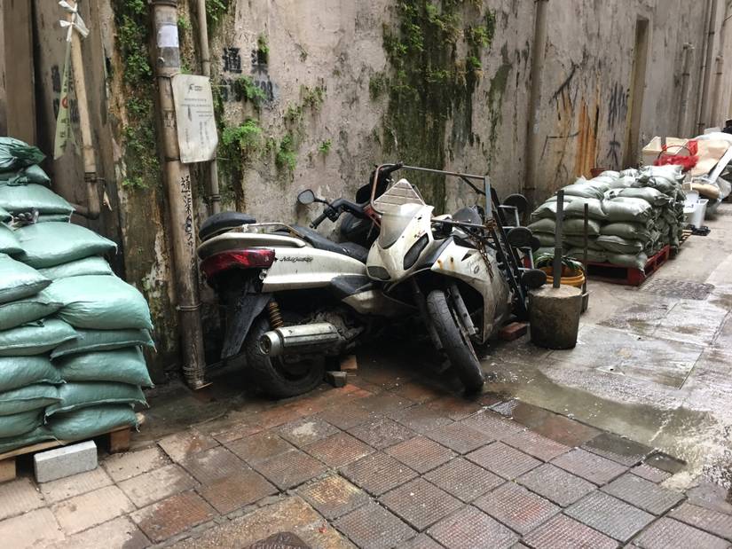 19 Pictures Of Abandoned Motorcycles We Wish We Could Rescue