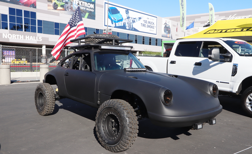 10 Slammed Off-Roaders (And 10 Lifted Sports Cars) That Make Zero Sense