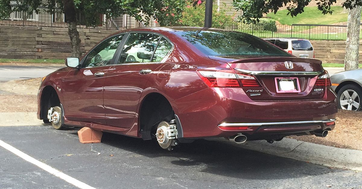 20 Cars Every Thief Likes To Steal For Some Reason (It's Weird)
