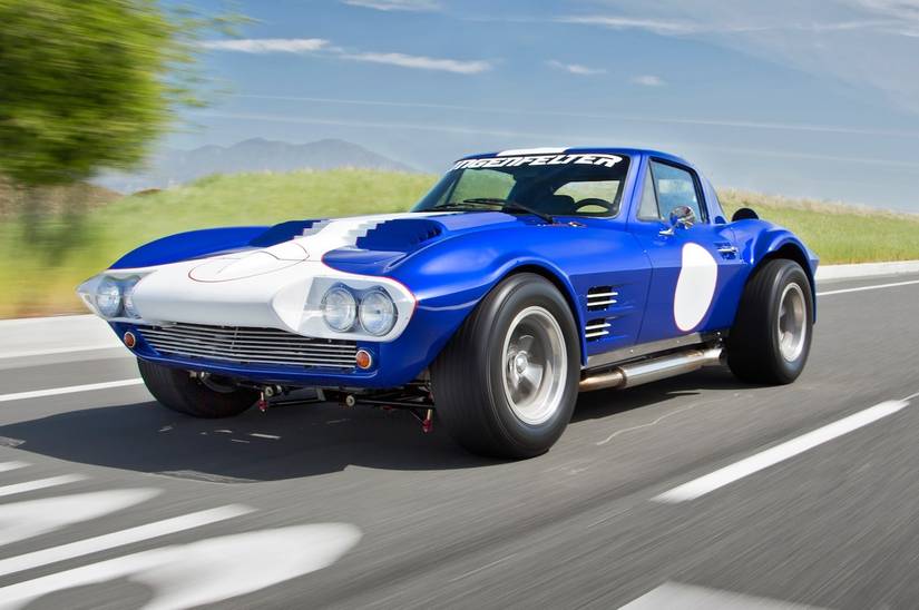 10 Classic Corvettes Every Collector Wants To Get Their Hands On