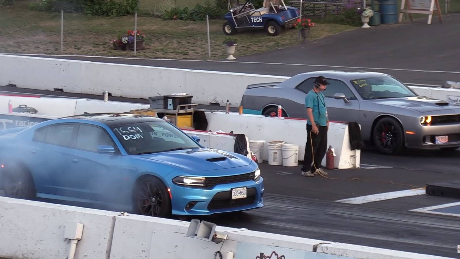 Dodge Charger 392 Takes On Challenger SRT Hellcat In Quarter-Mile Drag Race