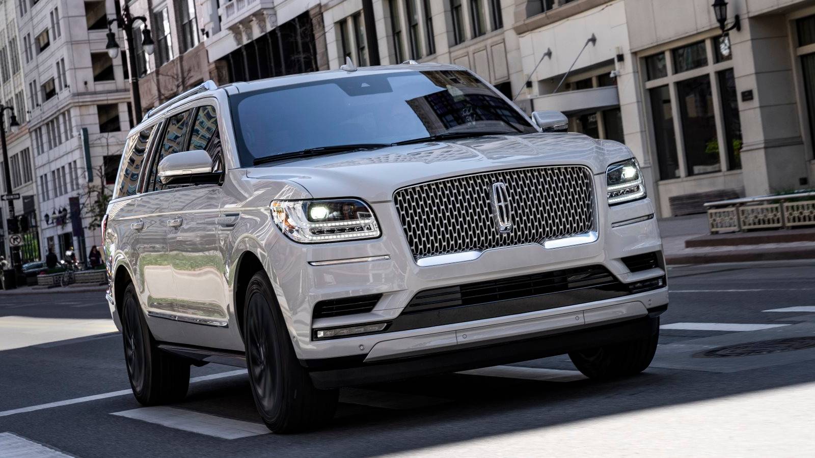 2020 Lincoln Navigator Gets New Standard Features And Monochromatic ...