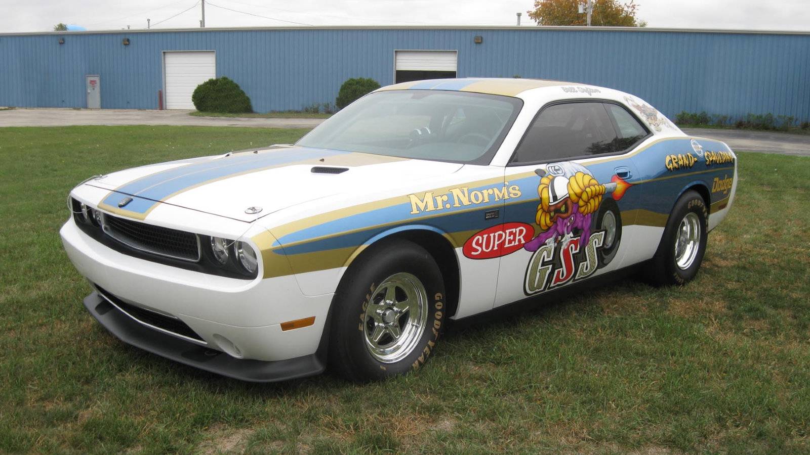 Viper-Powered Dodge Challenger Has 650-HP To Dominate At The Drag Strip