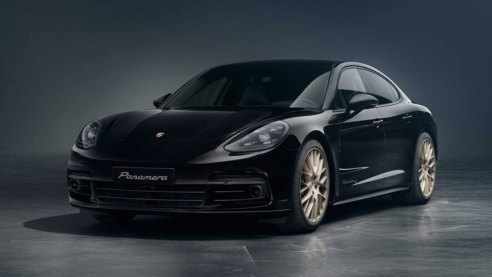 Special-Edition Panamera Crash At Porsche Museum Caught On Tape