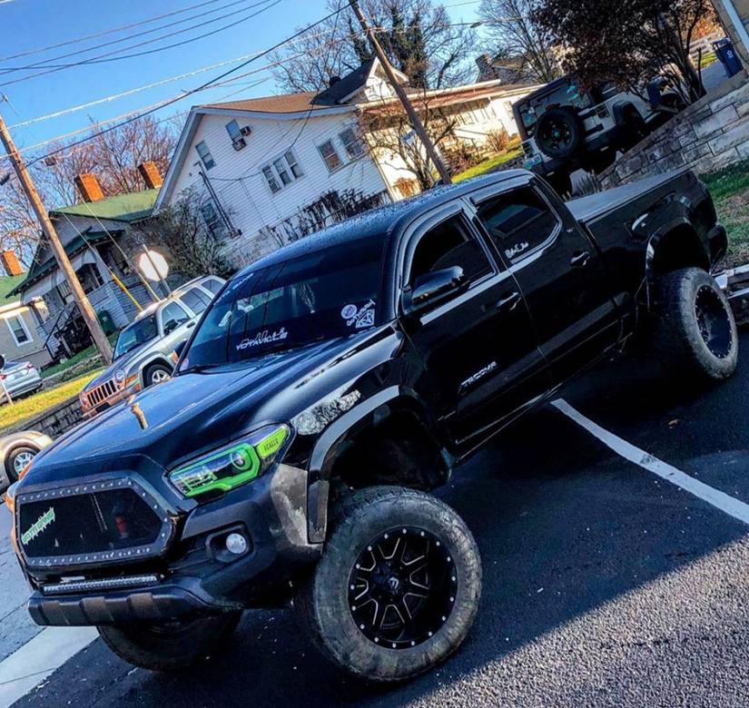 15 Incredible Photos Of Sick Modified And Personalized Pickup Trucks