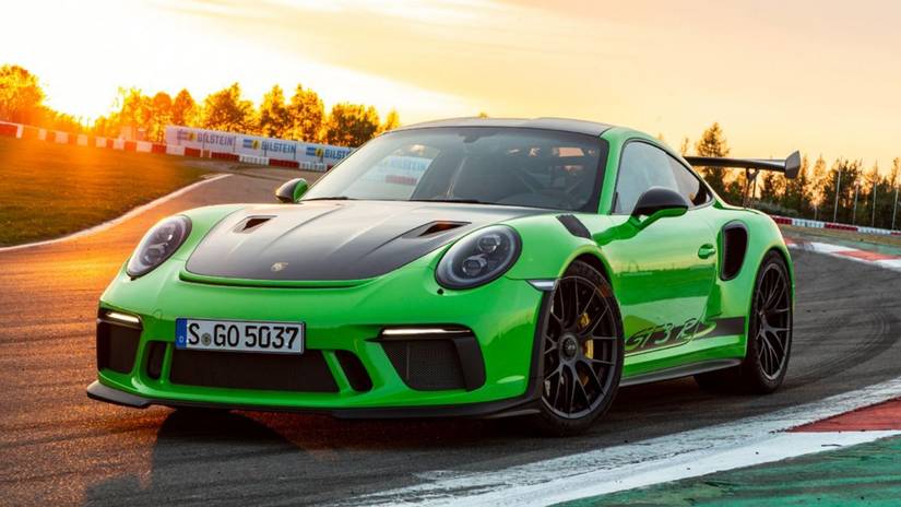15 Incredible Things About The Porsche 911 GT3 RS