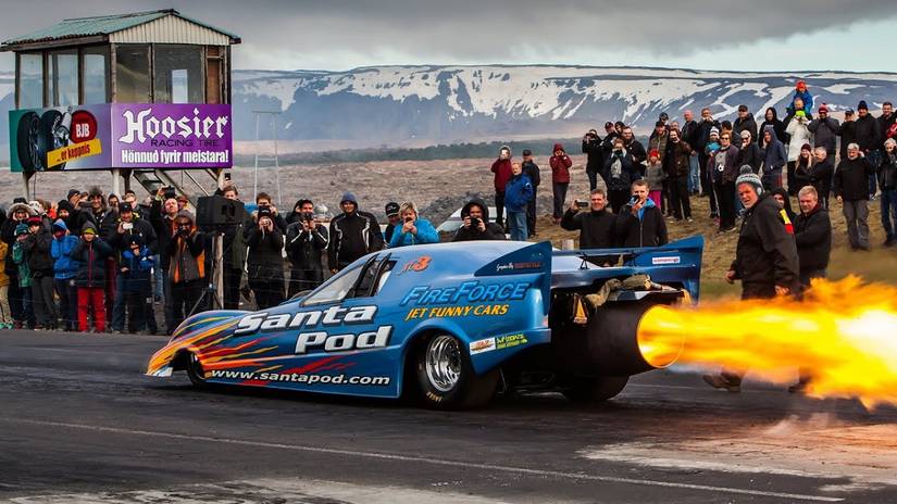 15 Ridiculously Fast Drag Racing Cars