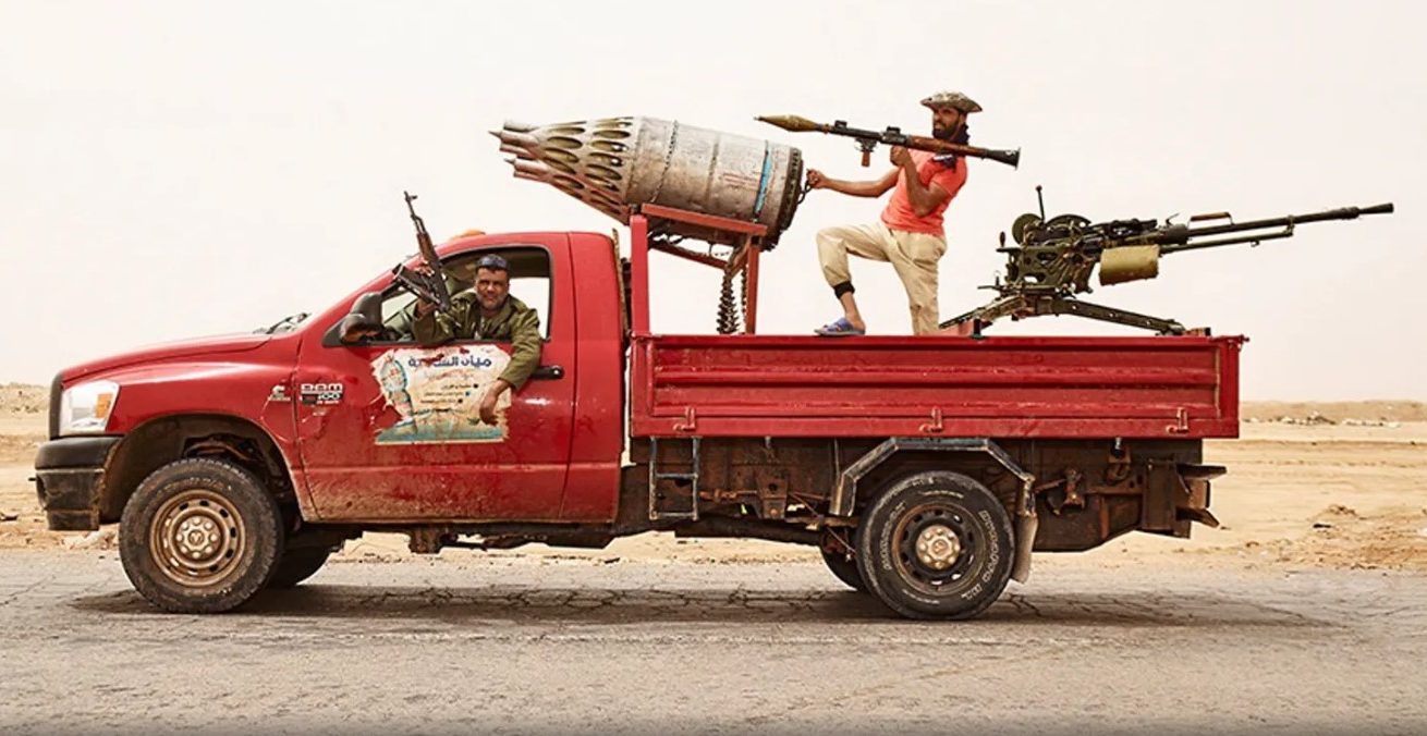 Here's Why Old Rusty Pickups Are Used In Combat | HotCars