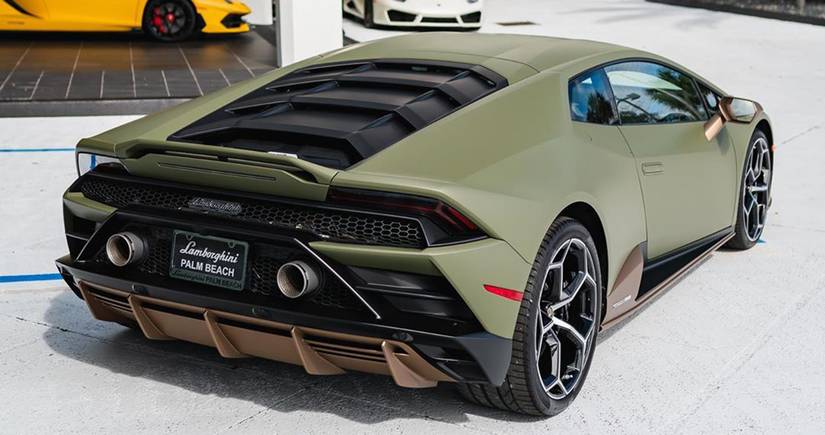 Lamborghini Huracan Evo Looks Military Grade In Verde Baca