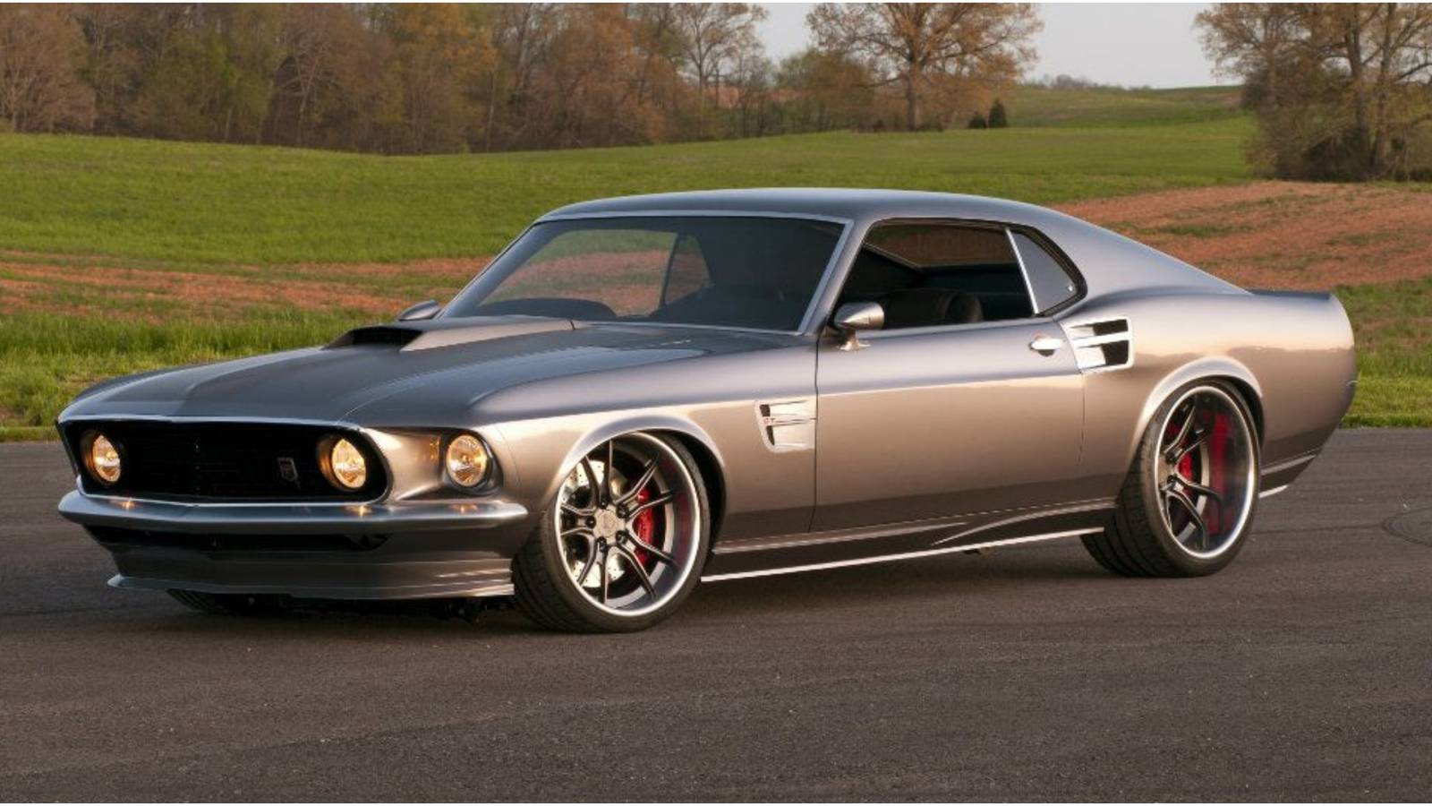 10 Muscle Cars That Look Better Modified (5 You Should Just Leave Stock)