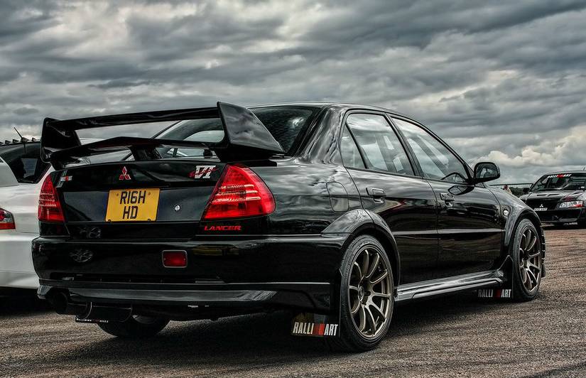 15 Fast Cars Fitted With Massive Wings From The Factory