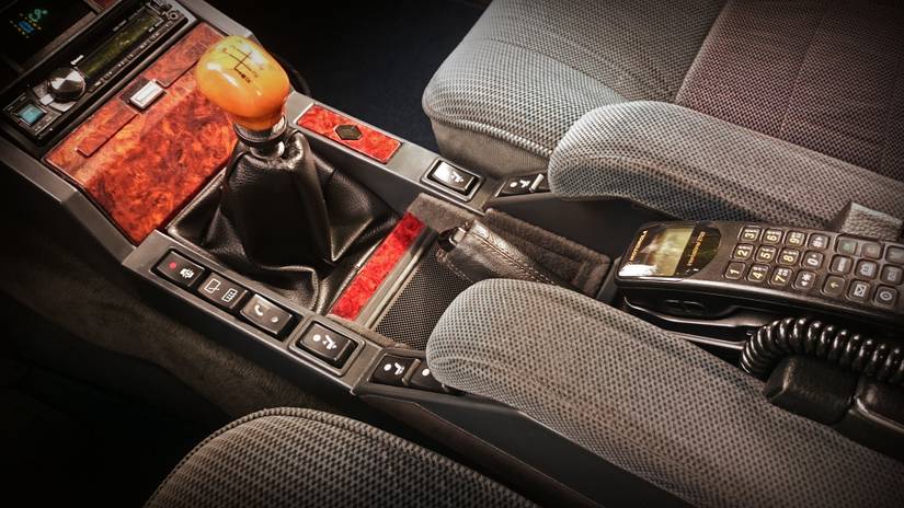 10 Classic Car Features No One Could Live Without (That Are Now Useless)