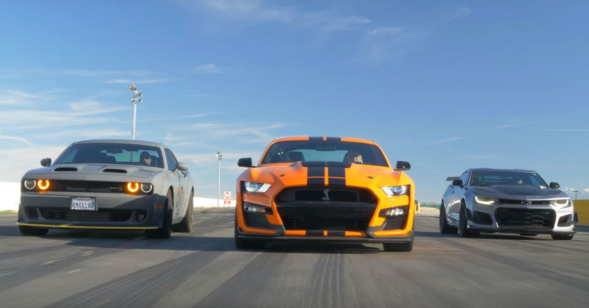 Flexing Modern Muscles Mustang Shelby Gt500 Vs Camaro Zl1 1le Vs