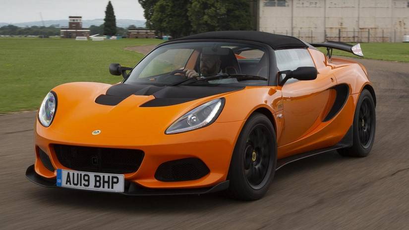 15 Best Rear-Engine Cars That Aren’t The Beetle Or The 911