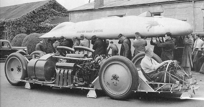 These Are The 10 Fastest Land Speed Record Cars Ever