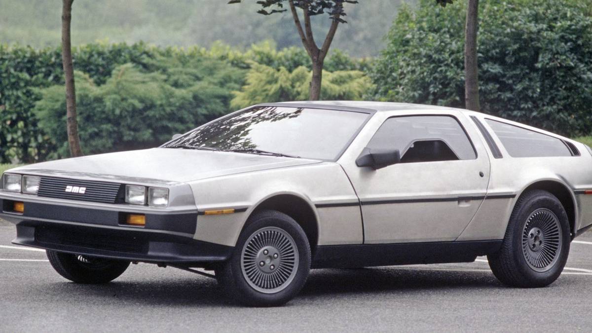 10 Gorgeous Cars You'll Die Of Boredom Driving