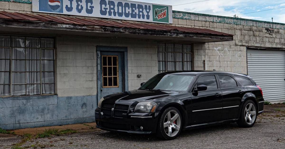 Here's Why The Dodge Magnum Was Discontinued