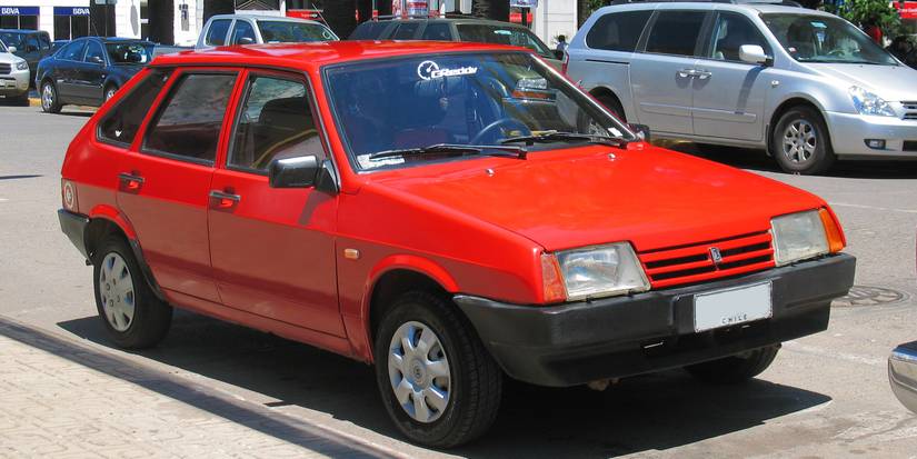 9 Ugliest Soviet Cars Of All Time (1 That's Stunning)