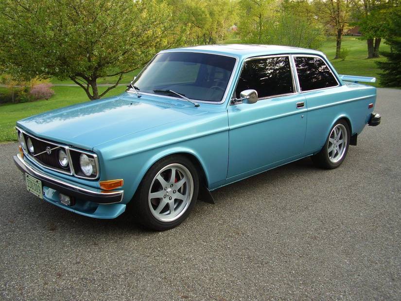 Here's What Makes The Volvo 142 A Classic