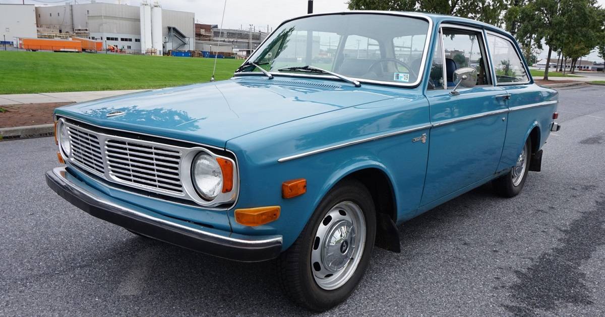 Here's What Makes The Volvo 142 A Classic