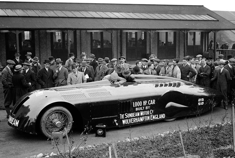 10 Of The Most Iconic Land Speed Record Cars (And How Fast They Went)