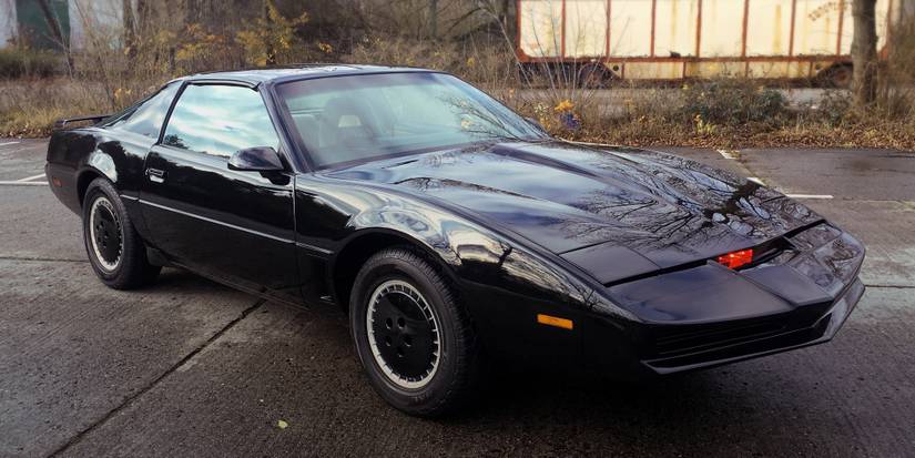 Knight Rider: Every Cool Feature Inside KITT