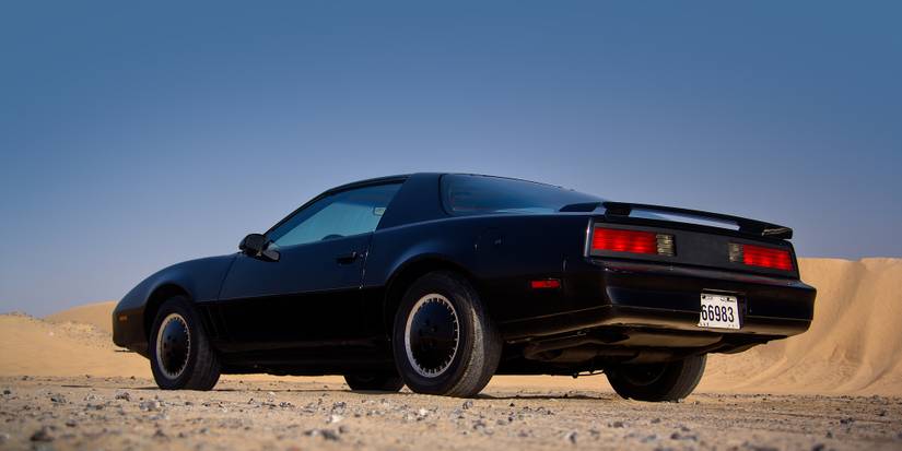 Knight Rider: Every Cool Feature Inside KITT
