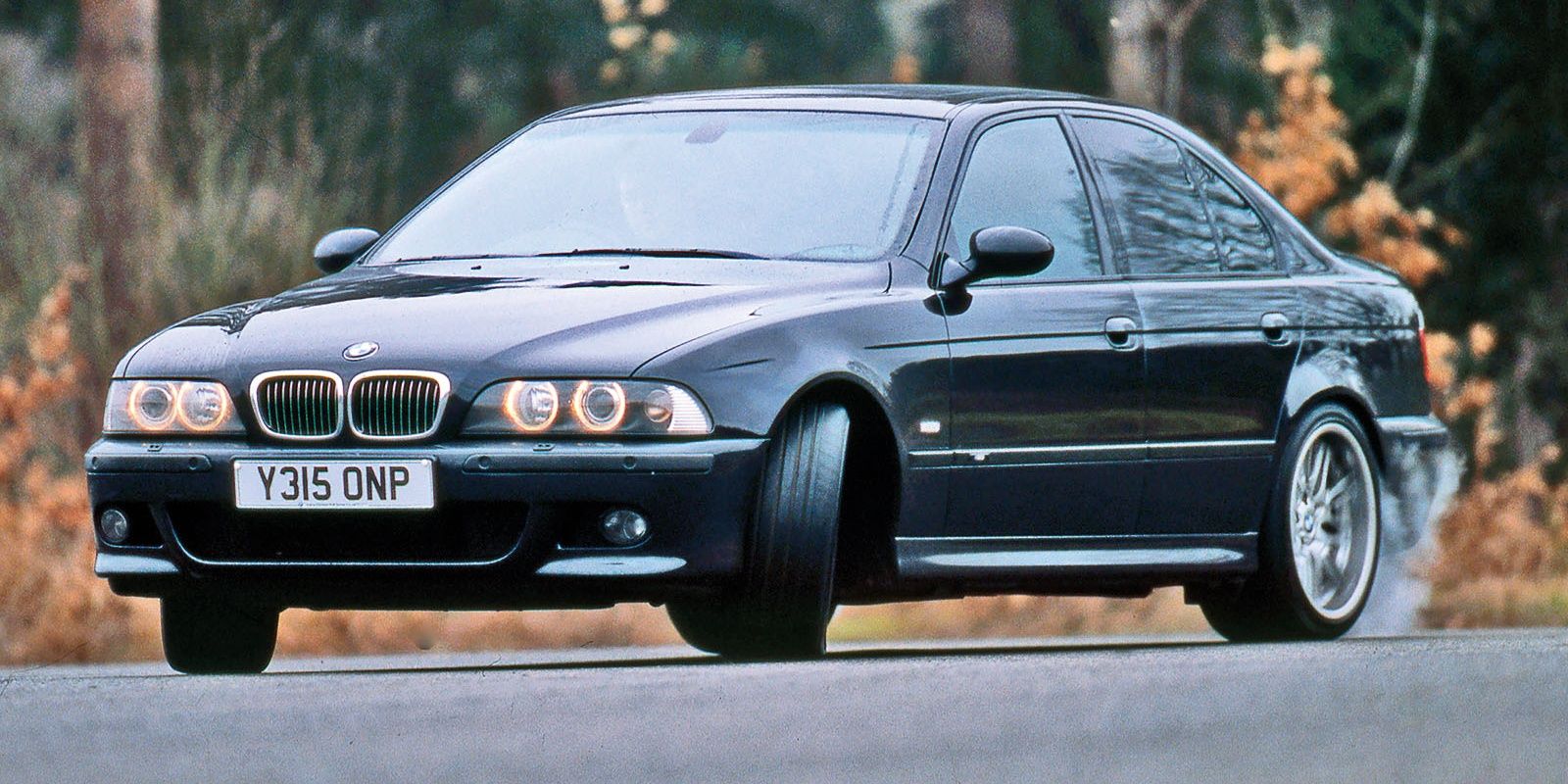 10 Genius Car Ads You Have To See