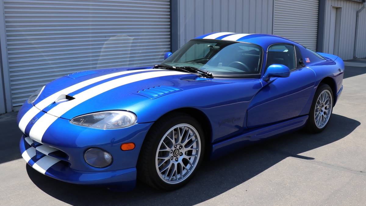 These Are The Most Uncomfortable Cars You'll Ever Drive