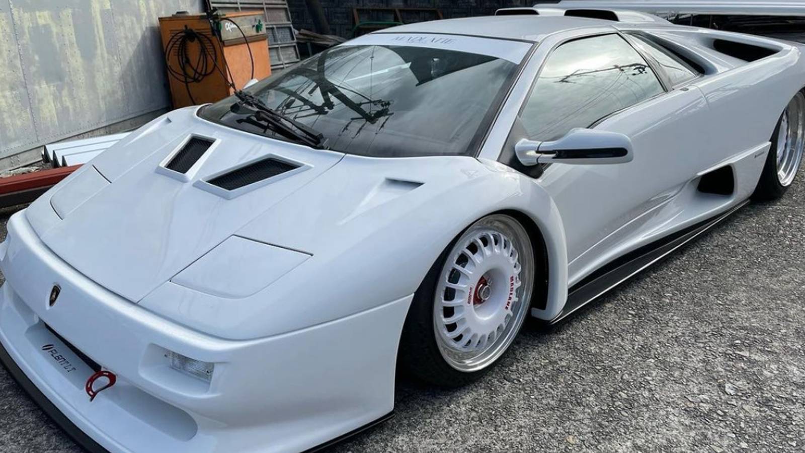 Madlane's Modded Lambo Diablo Is Finally Complete And It Looks Insane
