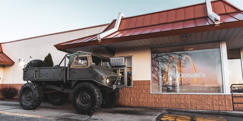 These Custom Mercedes-Benz Unimogs Are Ready For Anything
