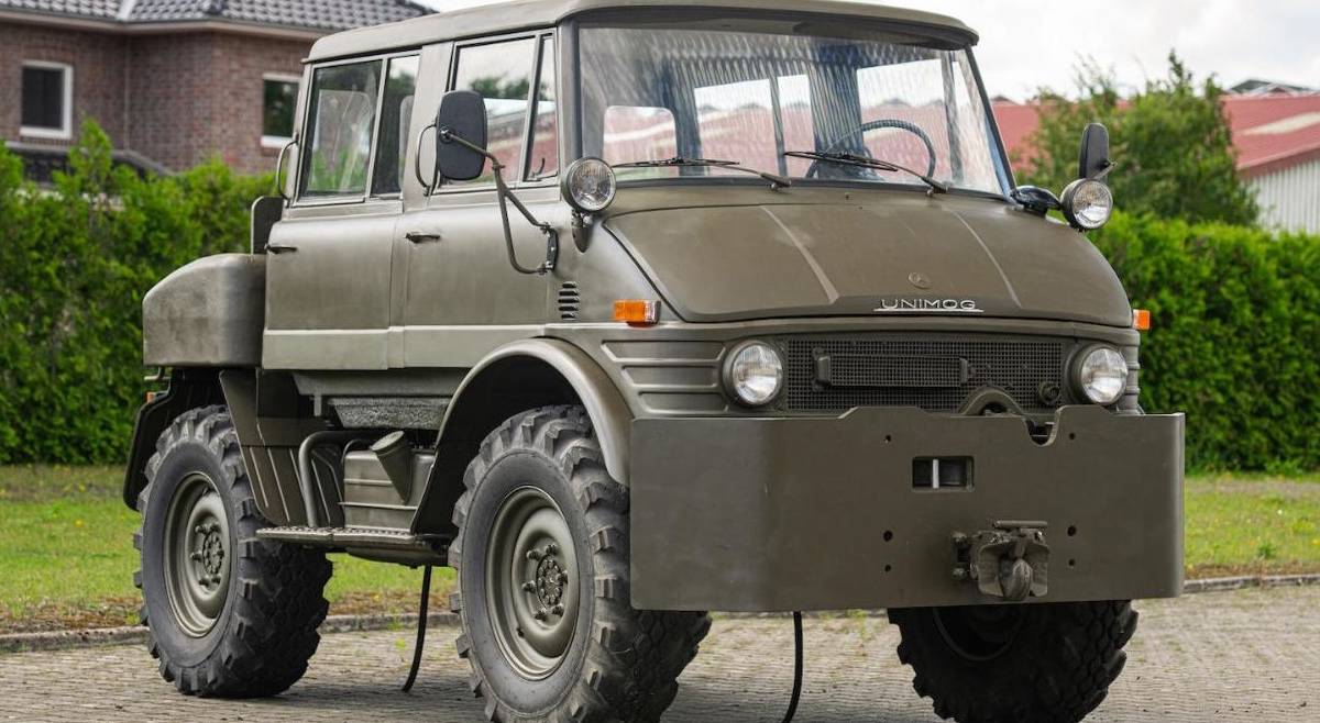 These Custom Mercedes-Benz Unimogs Are Ready For Anything