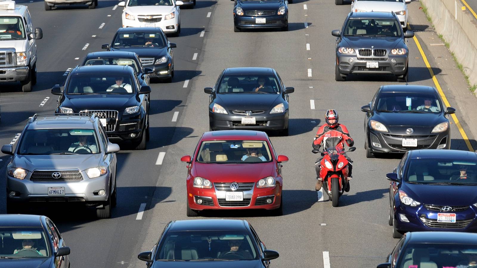 Lane Splitting Explained And If You Should Do It
