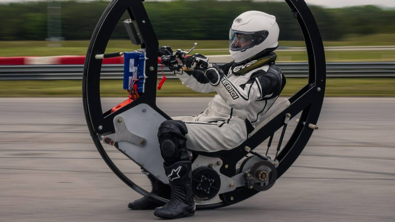 Check Out These Awesome Monowheel Vehicles