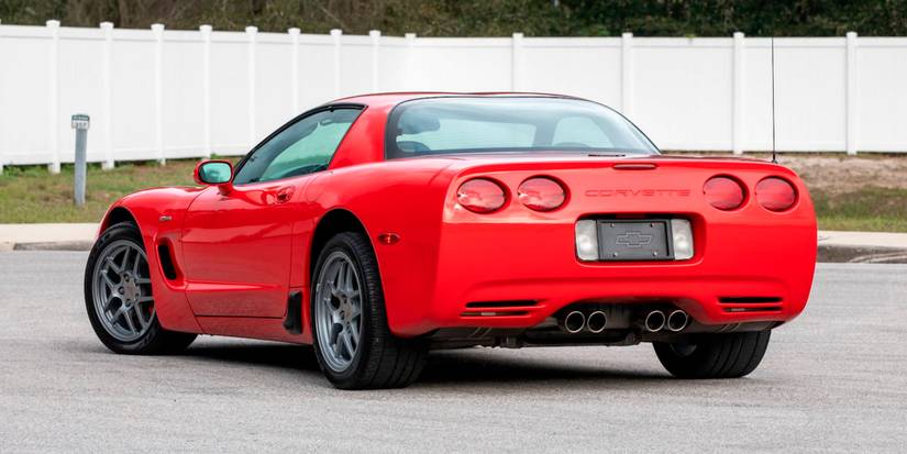 2004 corvette base weight