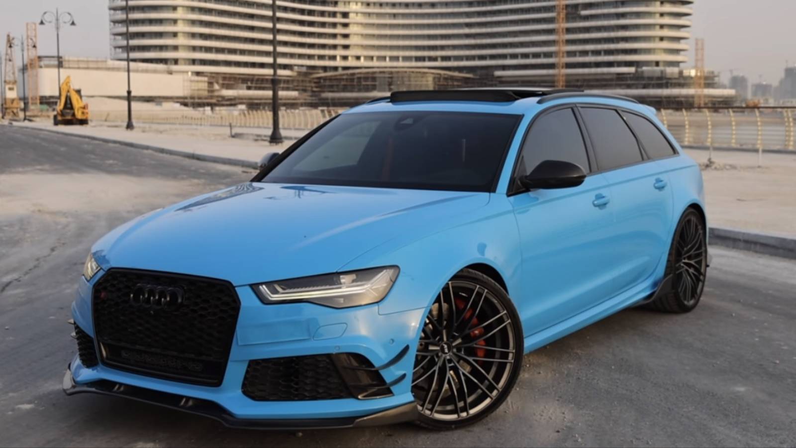 Audi RS6 Has 700 HP And The Craziest Custom LED Steering Wheel