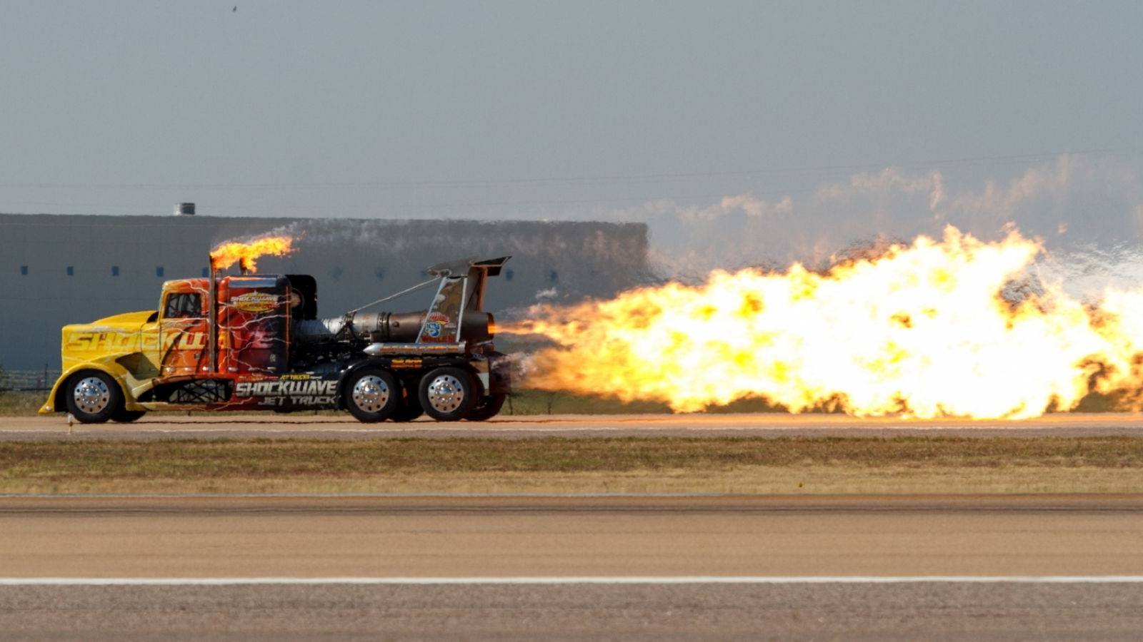 Watch: This Insane Jet Engine Powered Truck Hits 333 Mph!