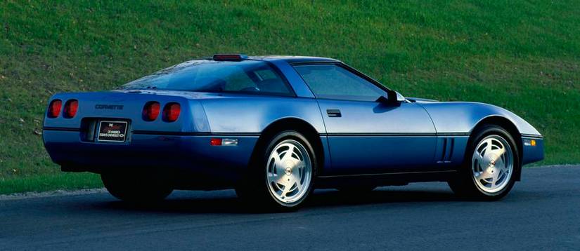 10 Classic Corvettes Every Collector Wants To Get Their Hands On