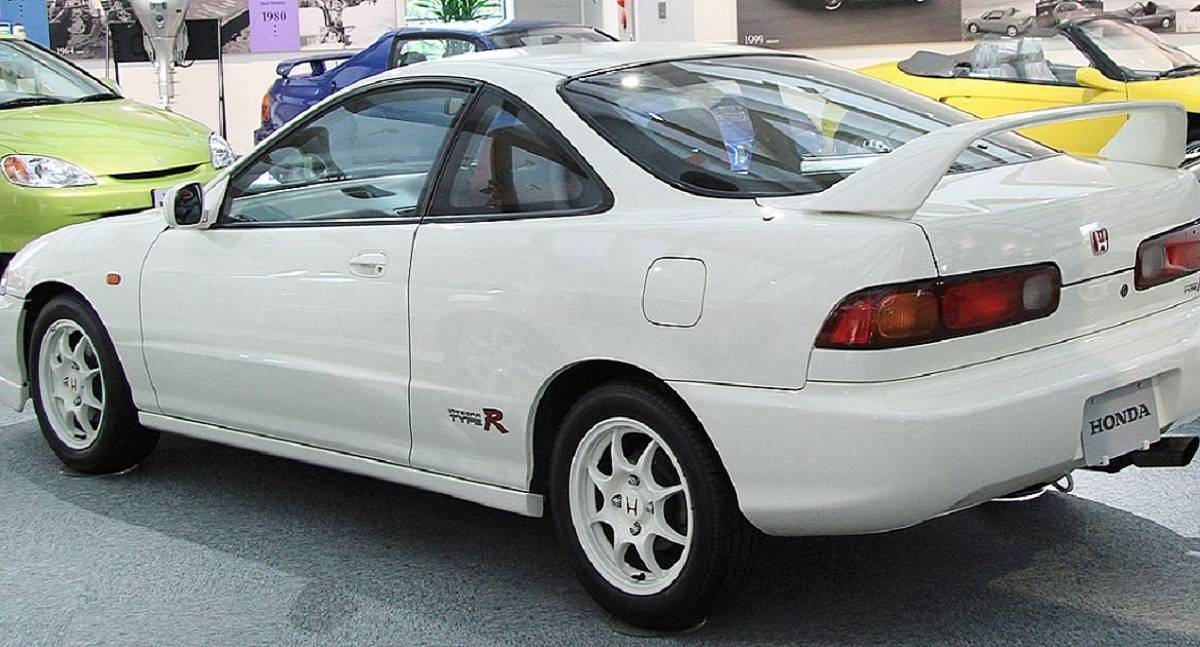 Here's What A 1995 Acura Integra Type R Costs Today