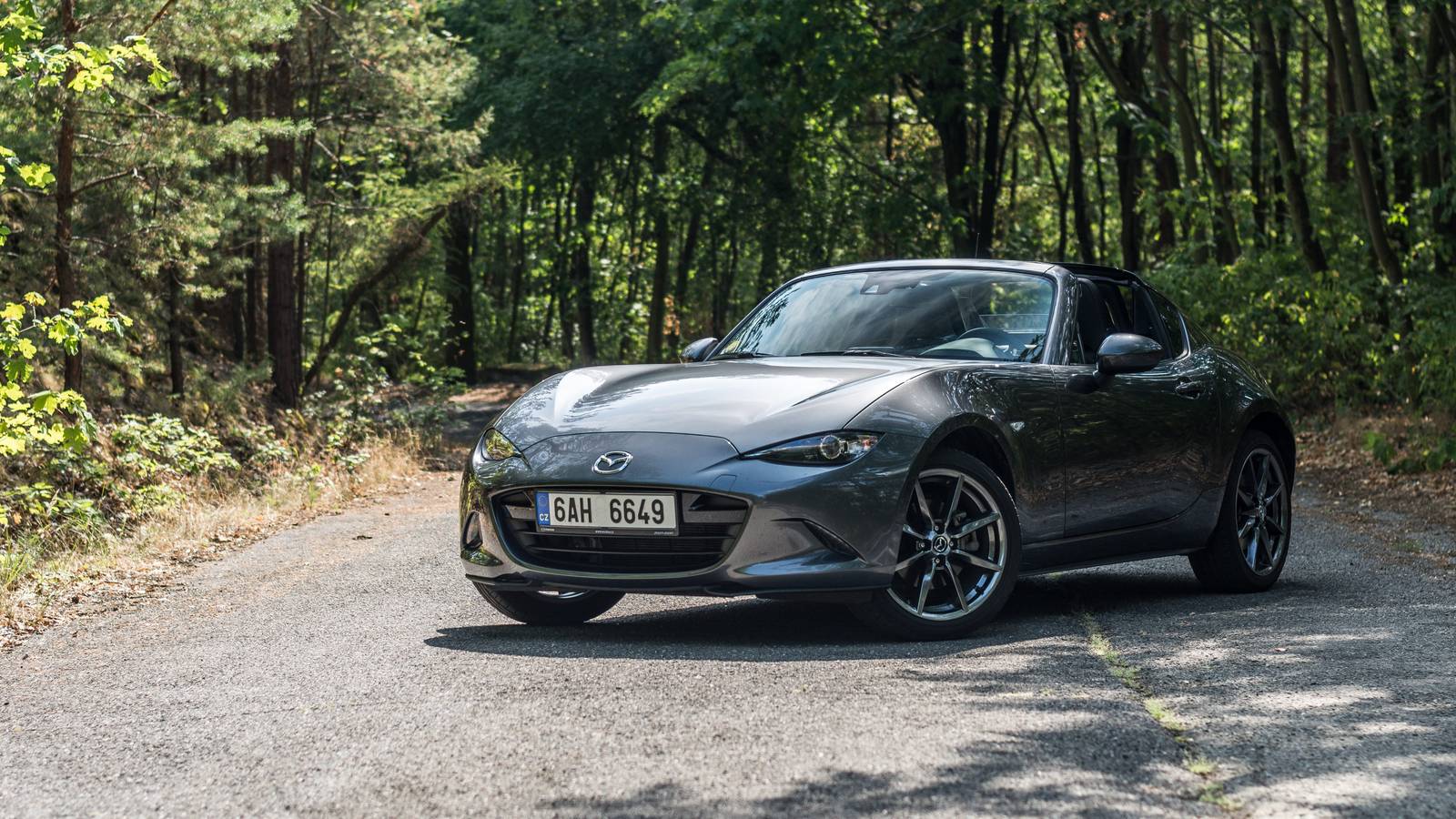 Here's Why The Miata Is The Perfect Car For Summer