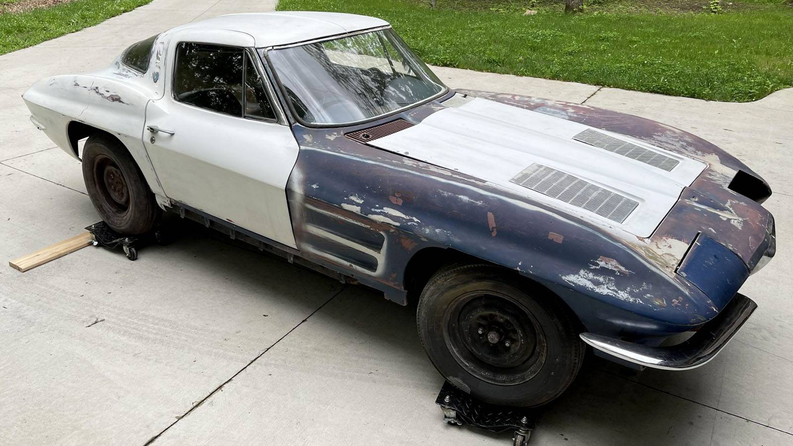 This 1963 Chevrolet Corvette Split-Window Wants To Be Your Project Car