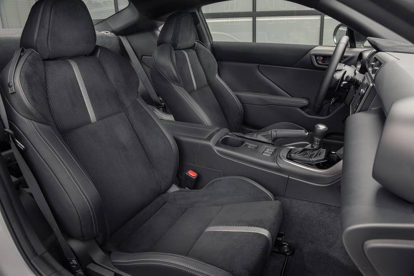 5 Reasons We’d Buy A Toyota GT86 Over GR86 (5 Things The GR86 Does Better)