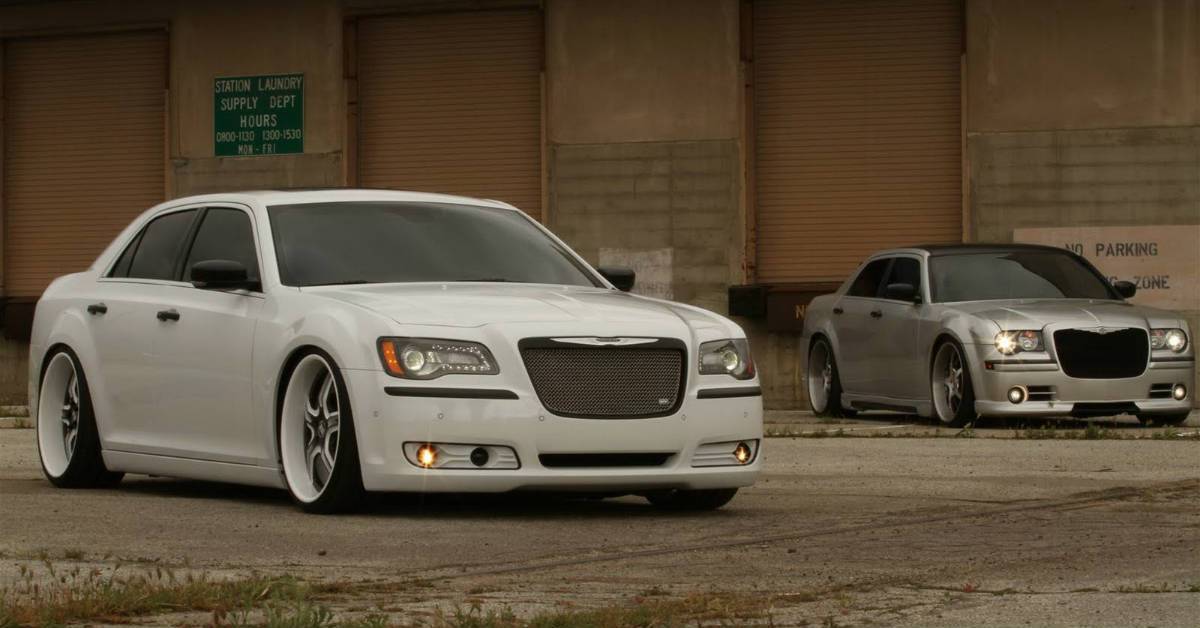 8 Things We Love About The Chrysler 300 (2 Reasons Why We Wouldn't Buy One)