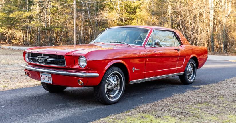 10 Iconic American Cars From The '50s And '60s