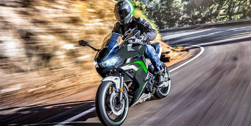 Yamaha R7 Vs Kawasaki Ninja 650: Which Is The Better Middleweight Sportbike