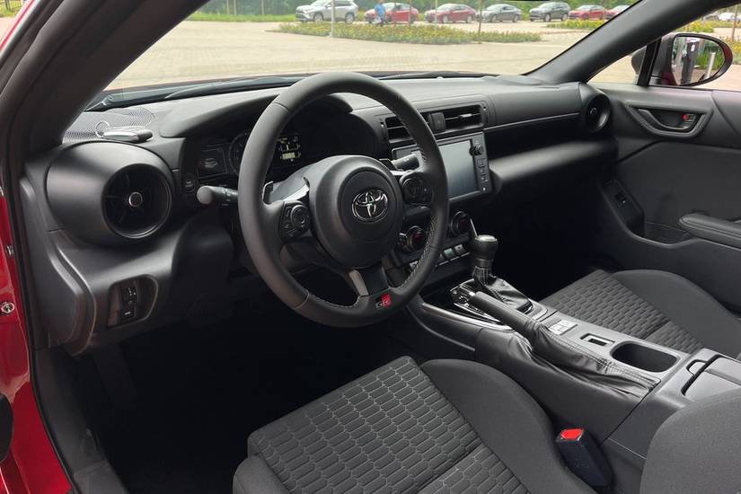 5 Reasons We’d Buy A Toyota GT86 Over GR86 (5 Things The GR86 Does Better)