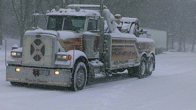10 Facts About Ice Road Truckers That Make No Sense